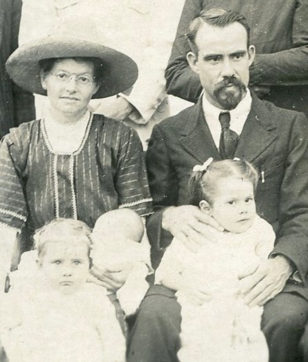 ESDA | Hill, Henry Appleton (1885–1980) and Mary Alice (Gillis) (1886–1967)