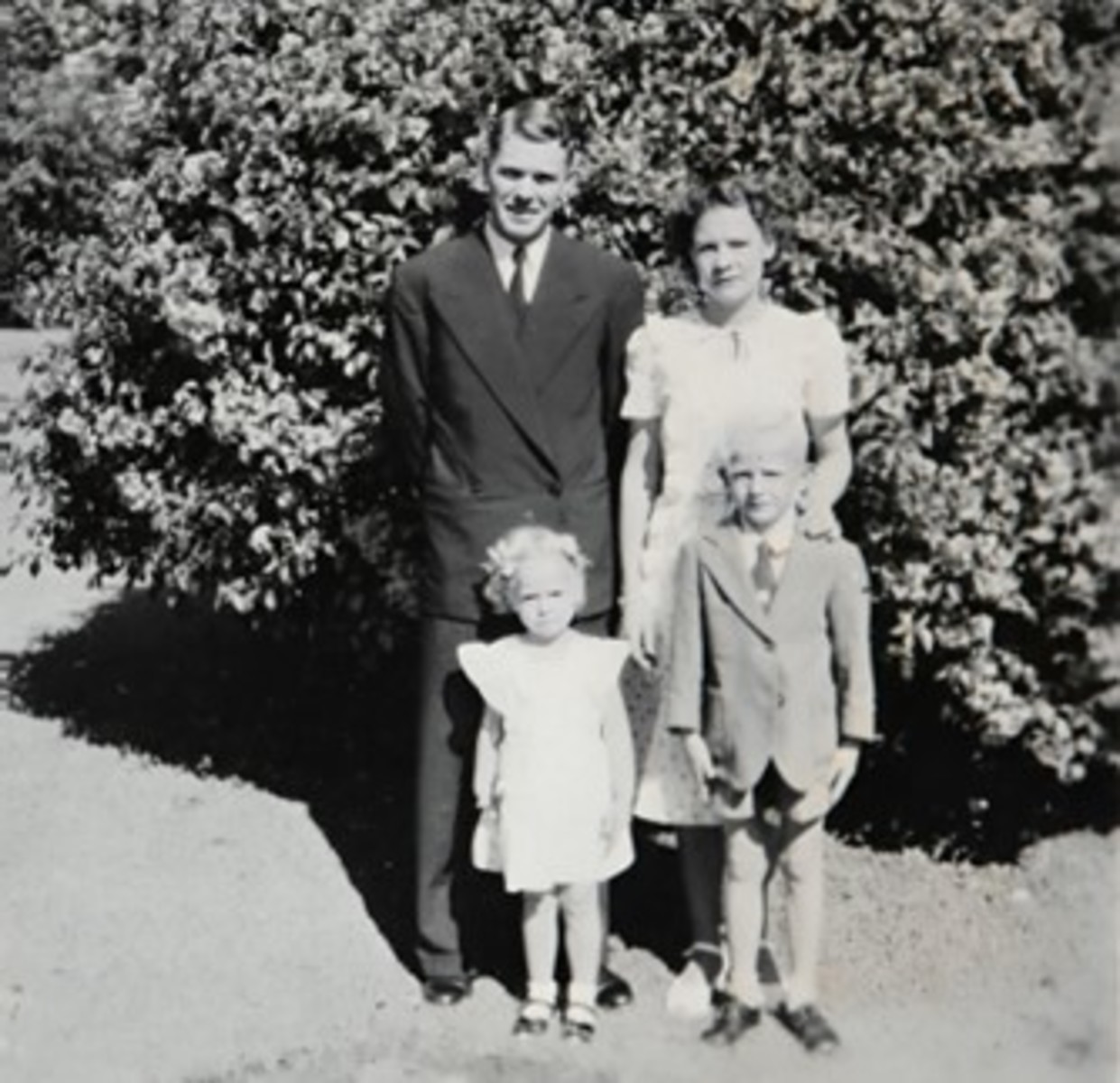 ESDA | Webster, Kenneth Gordon (1919–2001) and Mavis Pambalene (Wilson ...