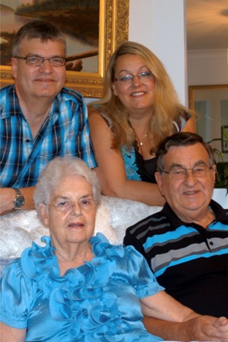 ESDA | Hills, Desmond Basil (1932–2020) and Ruth Eleanor Baxter (1933–2014)